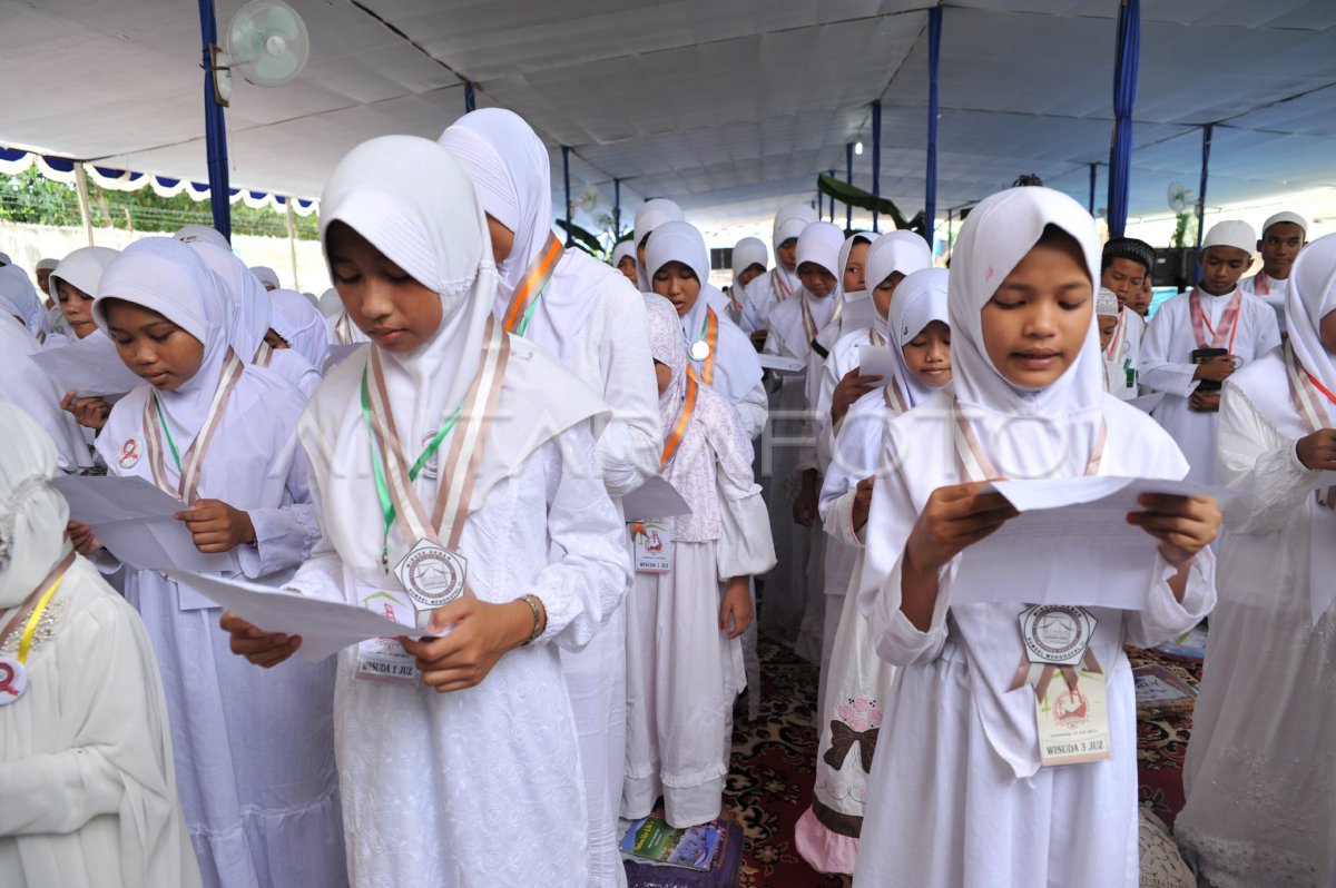 WISUDA SANTRI TAHFIDZ SUMSEL | ANTARA Foto