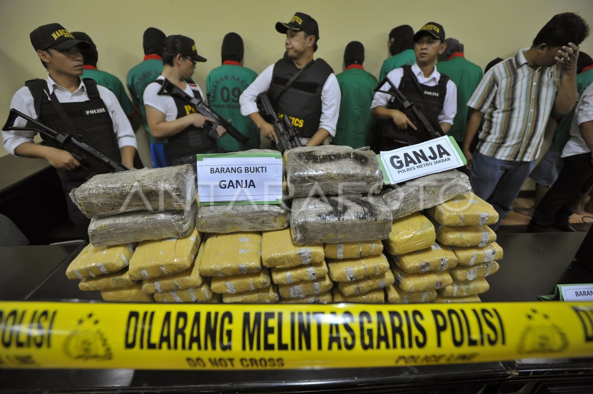 BARANG BUKTI GANJA-SABU | ANTARA Foto