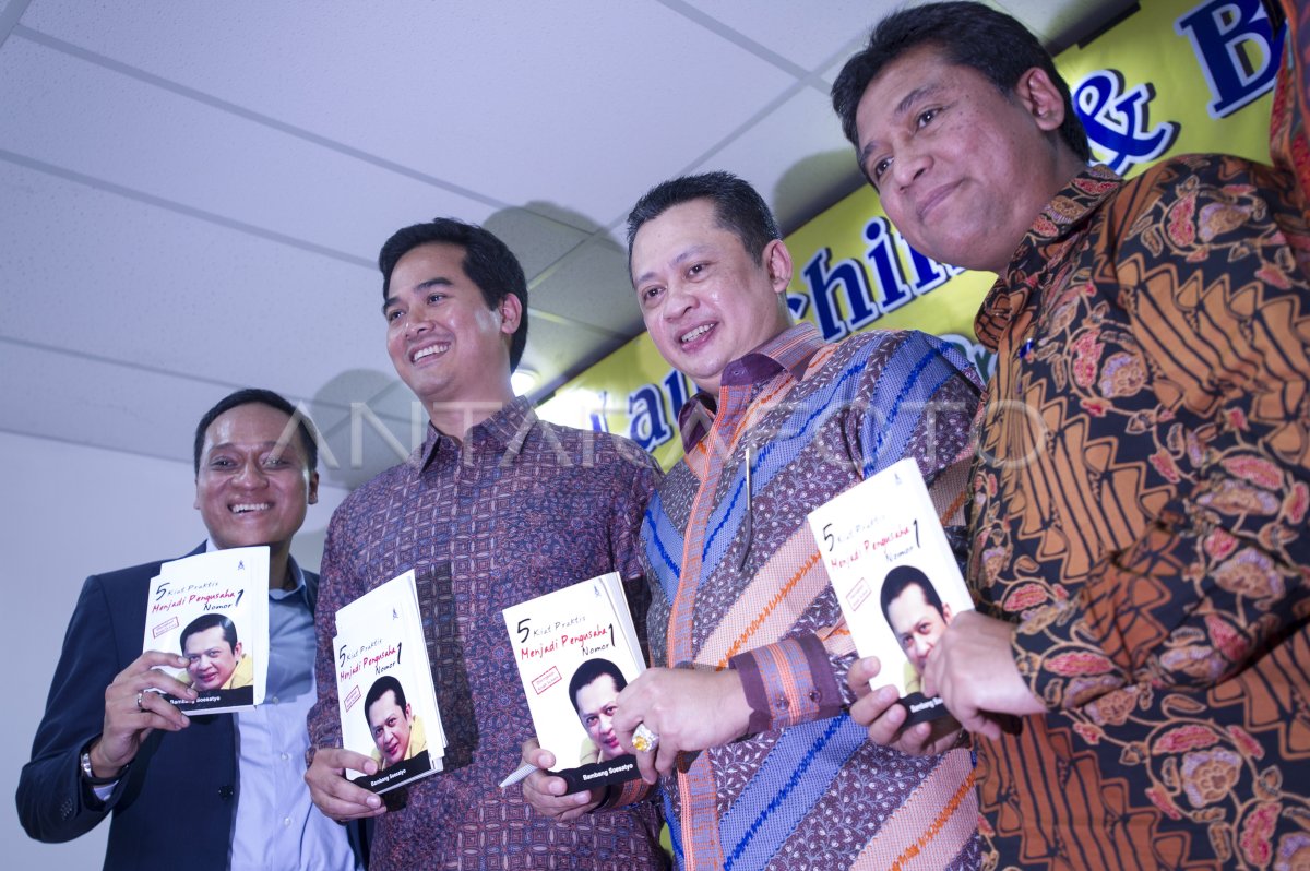 PELUNCURAN BUKU BAMBANG SOESATYO | ANTARA Foto