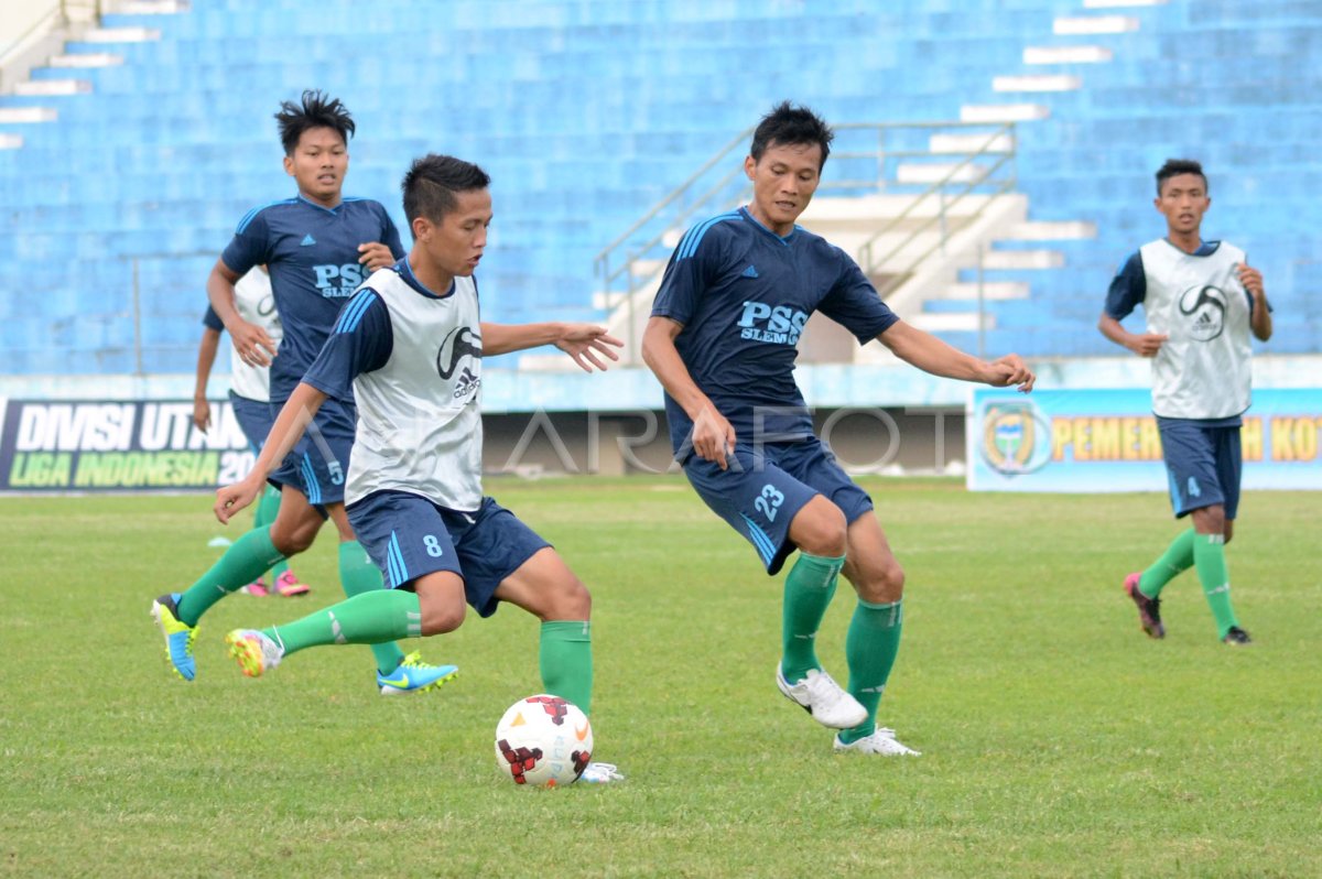 LATIHAN PSS SLEMAN | ANTARA Foto
