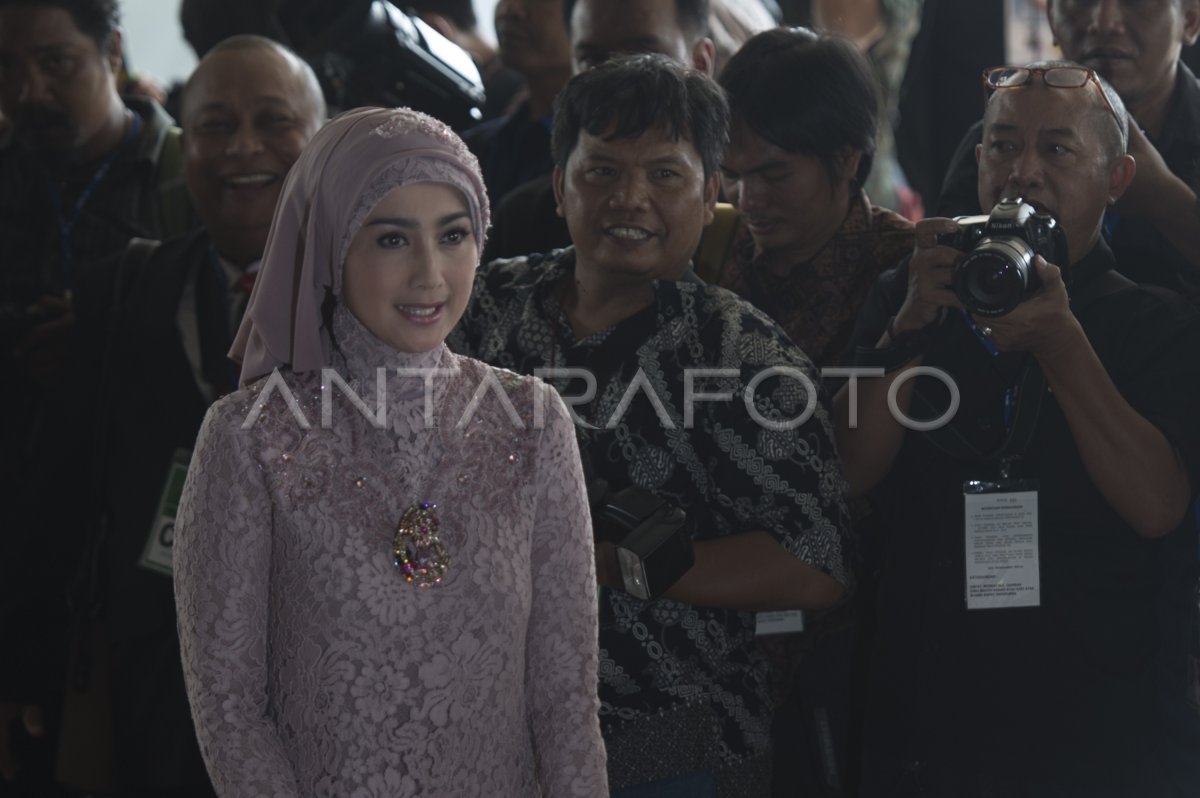 ARTIS JADI ANGGOTA DPR | ANTARA Foto