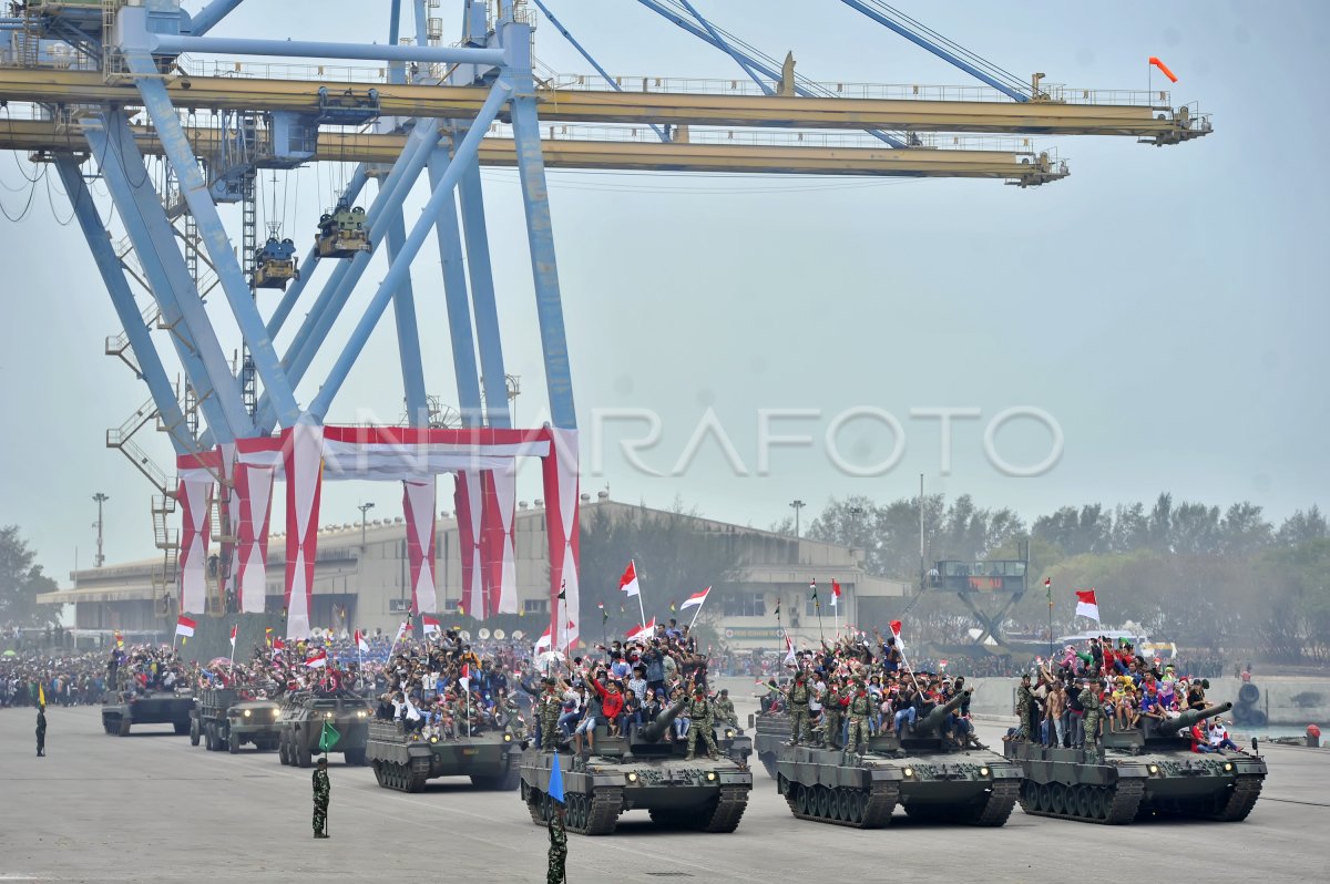 Parade Alutsista Tni Antara Foto