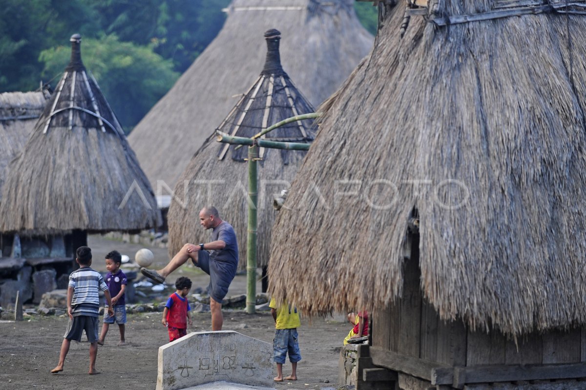 WISATA KAMPUNG ADAT BENA | ANTARA Foto WISATA KAMPUNG ADAT BENA | ANTARA Foto