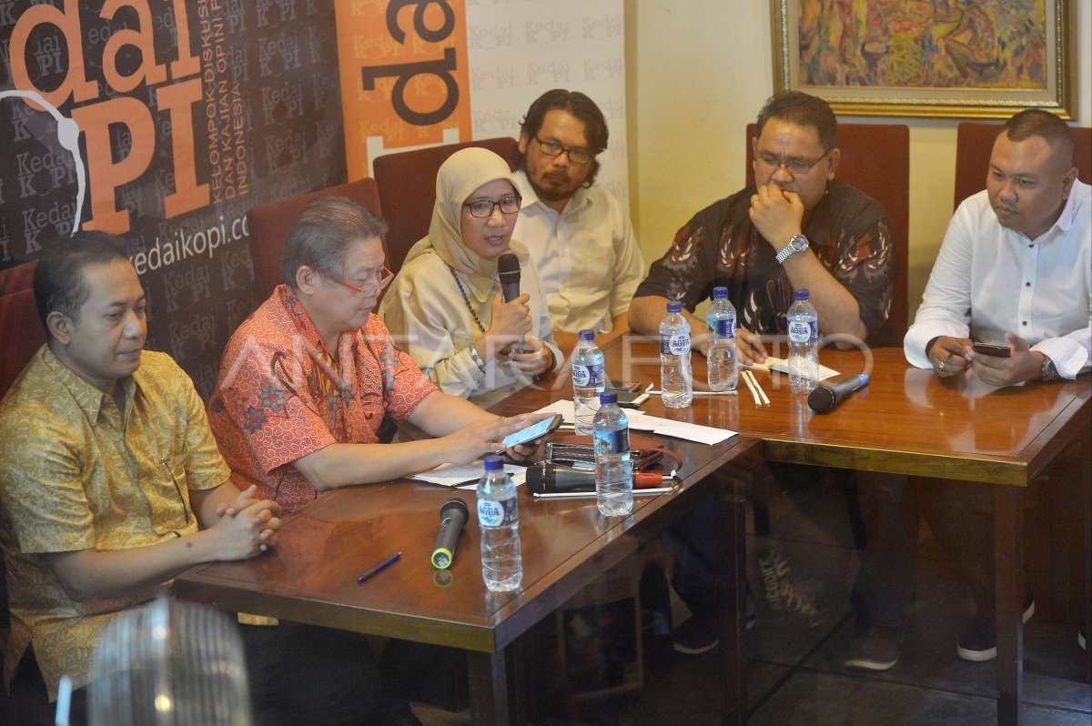 SURVEI ELEKTABILITAS PILKADA DKI | ANTARA Foto SURVEI ELEKTABILITAS PILKADA DKI | ANTARA Foto
