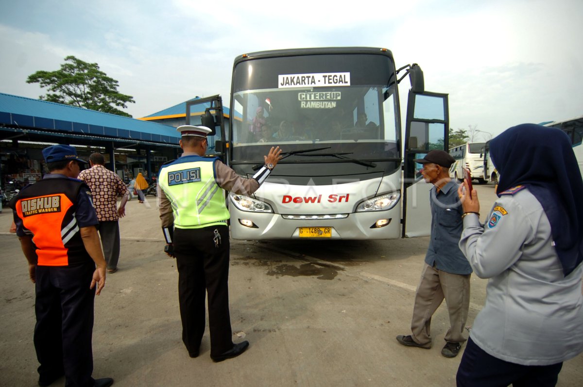 PEMERIKSAAN KELAYAKAN BUS | ANTARA Foto PEMERIKSAAN KELAYAKAN BUS | ANTARA Foto