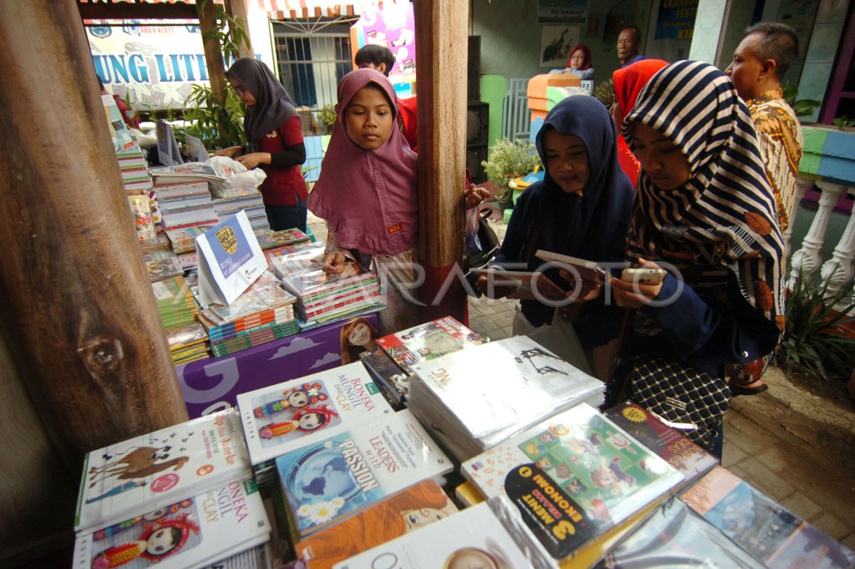 FESTIVAL BUKU DI KAMPUNG LITERASI | ANTARA Foto