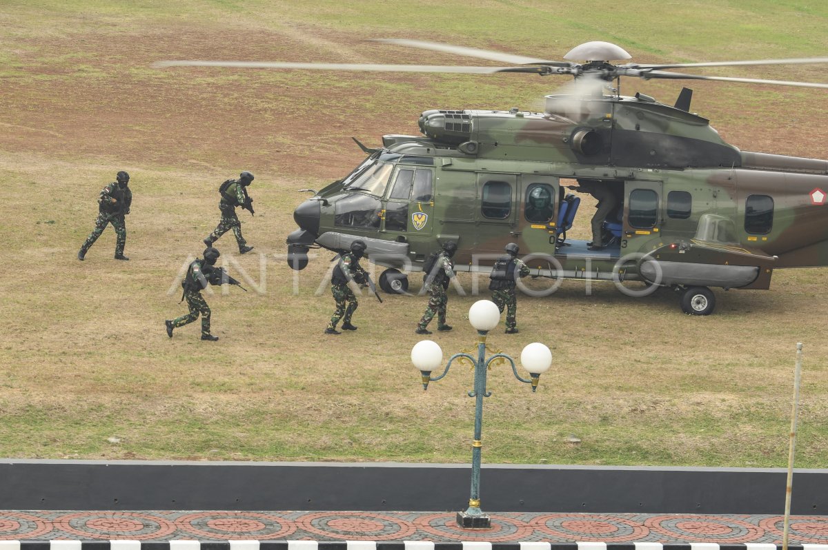 SIMULASI PENGAMANAN PELANTIKAN PRESIDEN DAN WAKIL PRESIDEN | ANTARA Foto