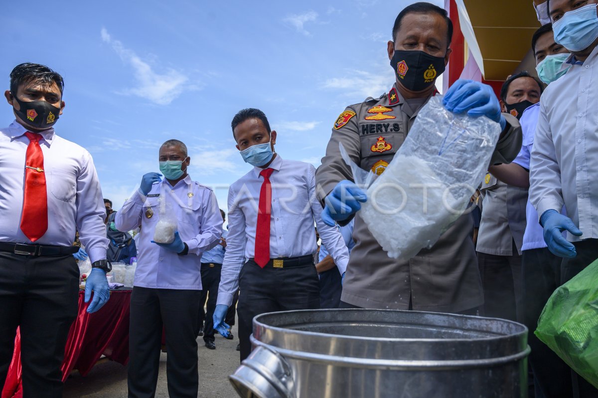 PEMUSNAHAN BARANG BUKTI NARKOBA | ANTARA Foto