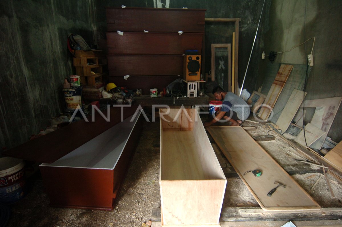 PERMINTAAN PETI MATI MASIH TINGGI | ANTARA Foto