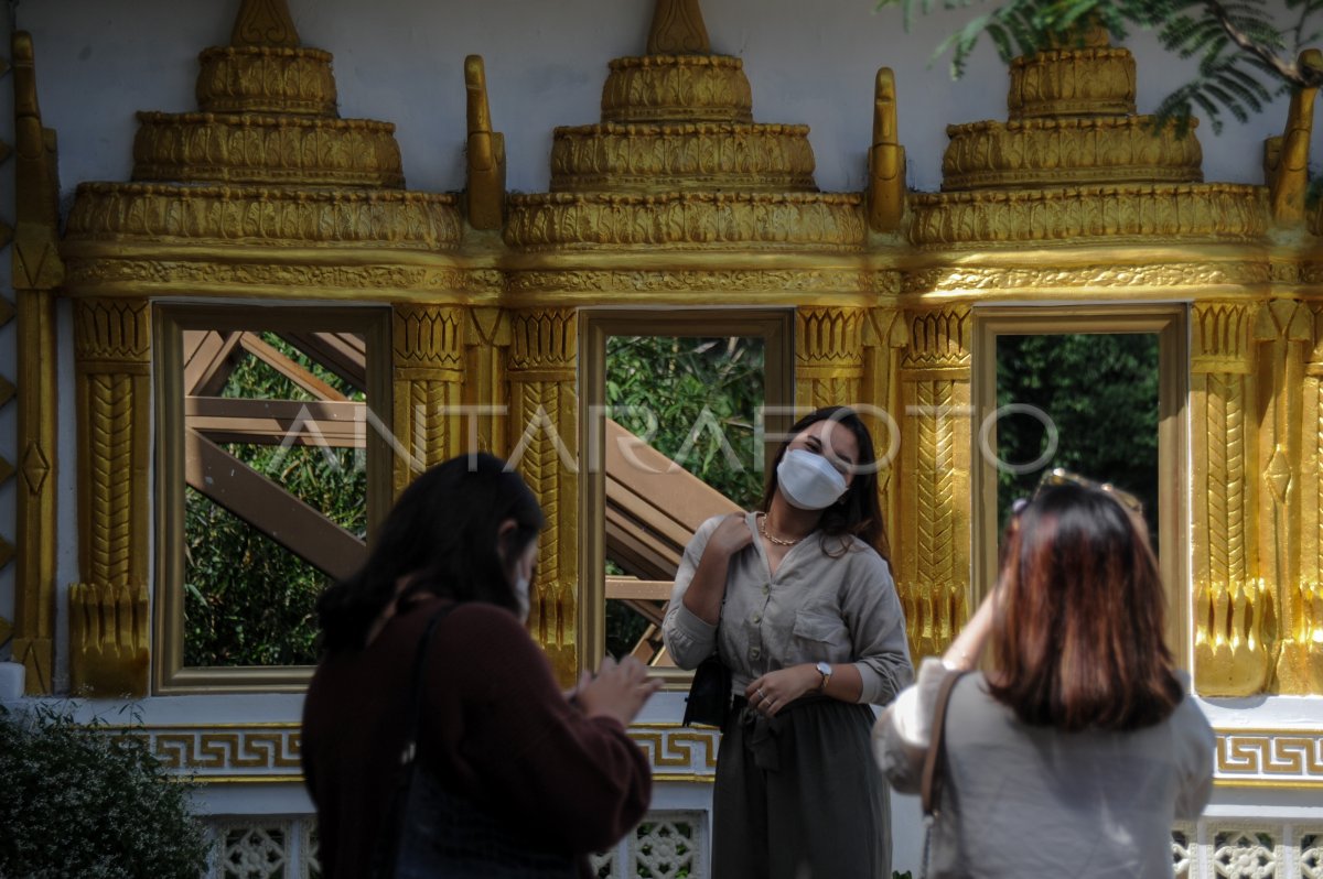 PENURUNAN TARGET KUNJUNGAN WISATAWAN SAAT LIBUR IMLEK | ANTARA Foto PENURUNAN TARGET KUNJUNGAN WISATAWAN SAAT LIBUR IMLEK | ANTARA Foto