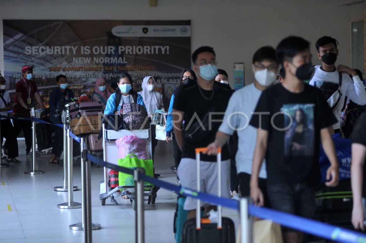 PENUMPANG BANDARA NGURAH RAI MENINGKAT | ANTARA Foto