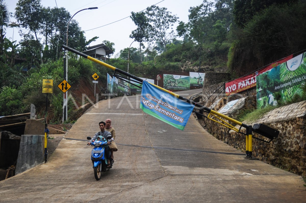 PENUTUPAN KAWASAN WISATA DI KABUPATEN BANDUNG | ANTARA Foto PENUTUPAN KAWASAN WISATA DI KABUPATEN BANDUNG | ANTARA Foto