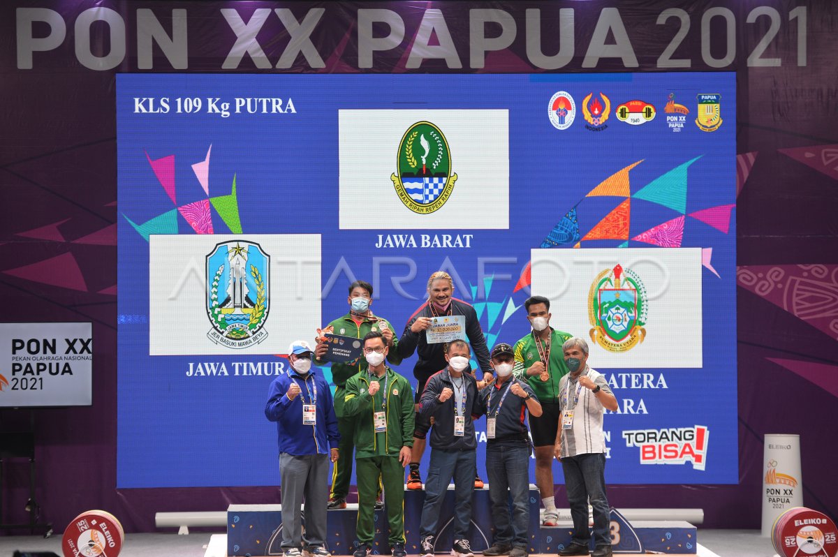 ANGKAT BESI 109 KG PUTRA PON PAPUA | ANTARA Foto