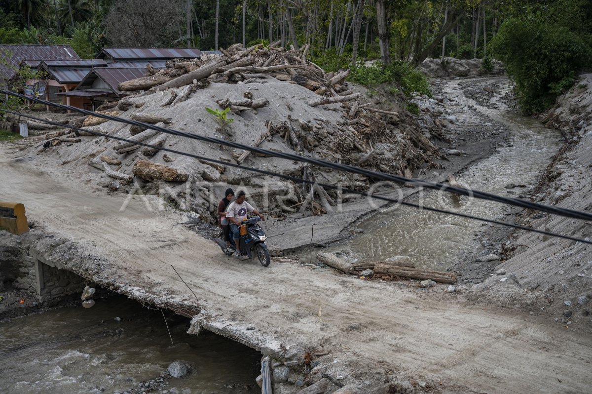 POTENSI ANCAMAN BENCANA BANJIR BANDANG | ANTARA Foto POTENSI ANCAMAN BENCANA BANJIR BANDANG | ANTARA Foto