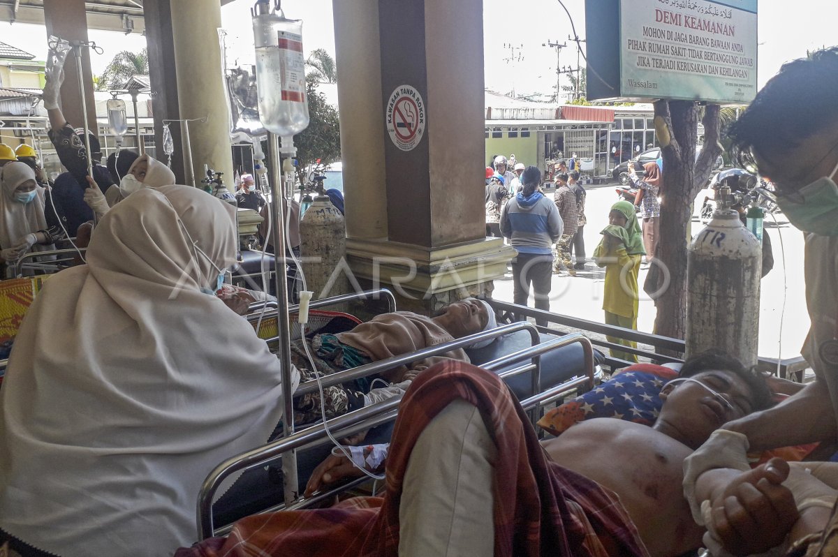 KORBAN GEMPA BUMI DI PASAMAN BARAT | ANTARA Foto KORBAN GEMPA BUMI DI PASAMAN BARAT | ANTARA Foto