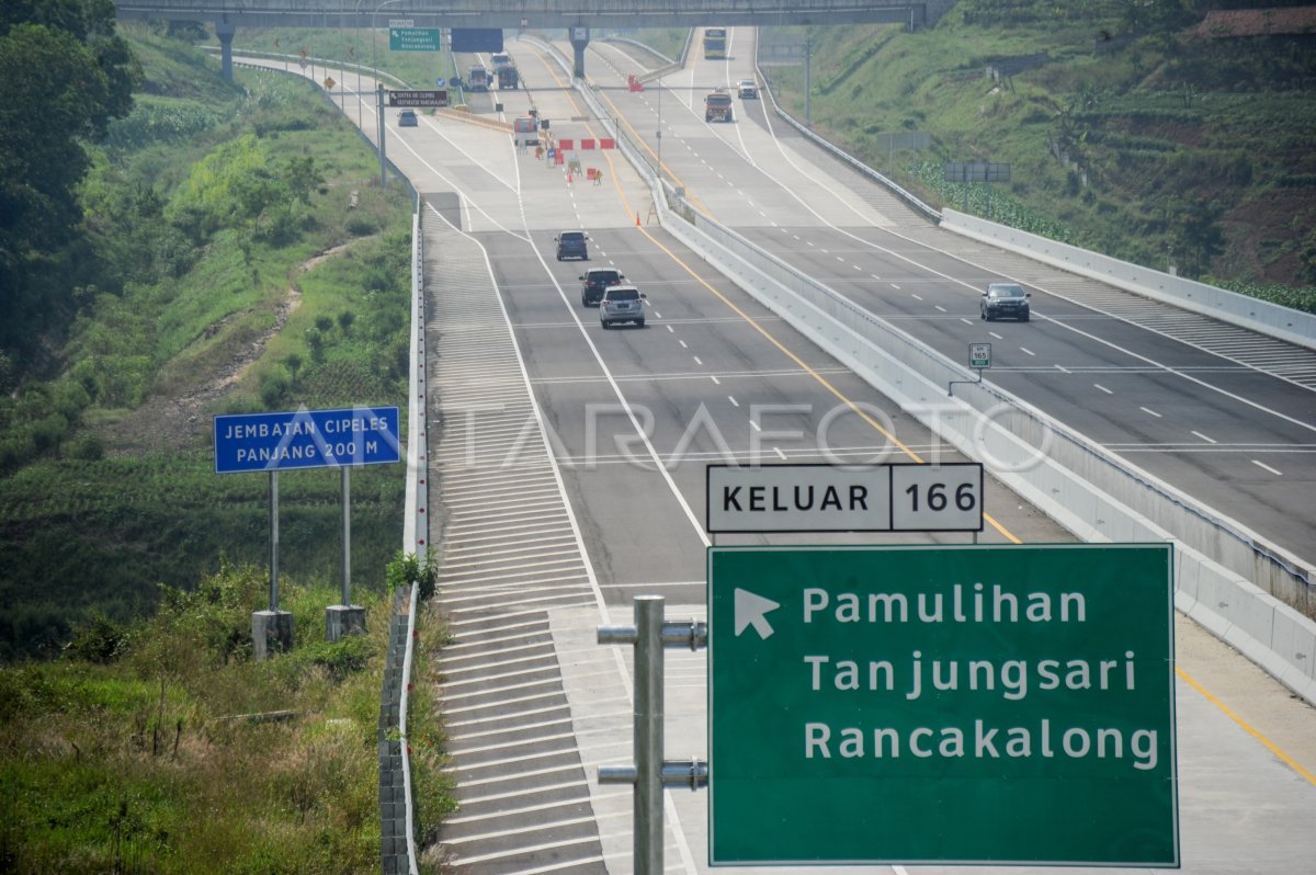 ARUS MUDIK DI TOL CISUMDAWU LENGANG | ANTARA Foto