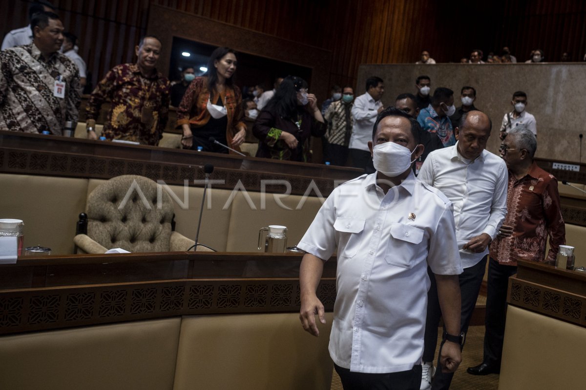 RAKER MENDAGRI DENGAN KOMISI II DPR | ANTARA Foto RAKER MENDAGRI DENGAN KOMISI II DPR | ANTARA Foto