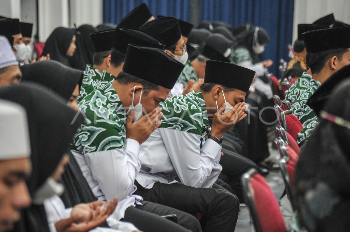 PELEPASAN KAFILAH MTQ NASIONAL | ANTARA Foto PELEPASAN KAFILAH MTQ NASIONAL | ANTARA Foto