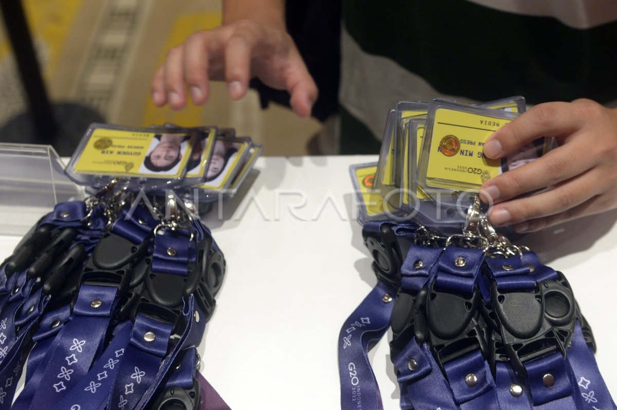 PENGAMBILAN IDENTITAS PESERTA KTT G20 | ANTARA Foto