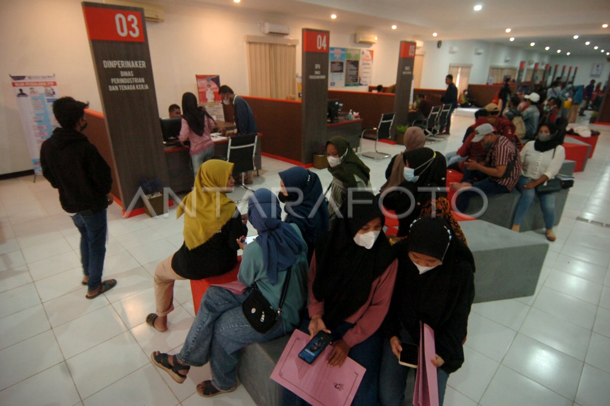 MAL PELAYANAN PUBLIK DI BREBES | ANTARA Foto