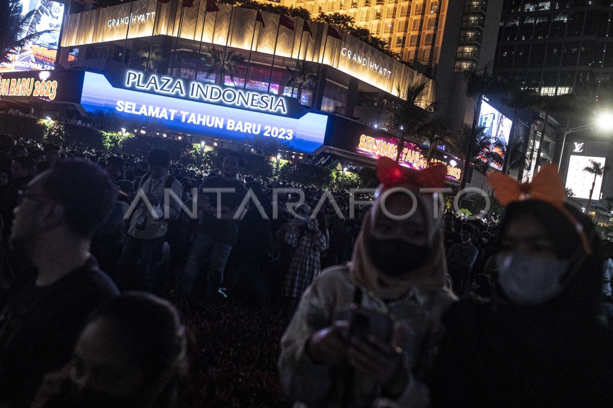 MALAM TAHUN BARU 2023 DI BUNDARAN HI JAKARTA | ANTARA Foto