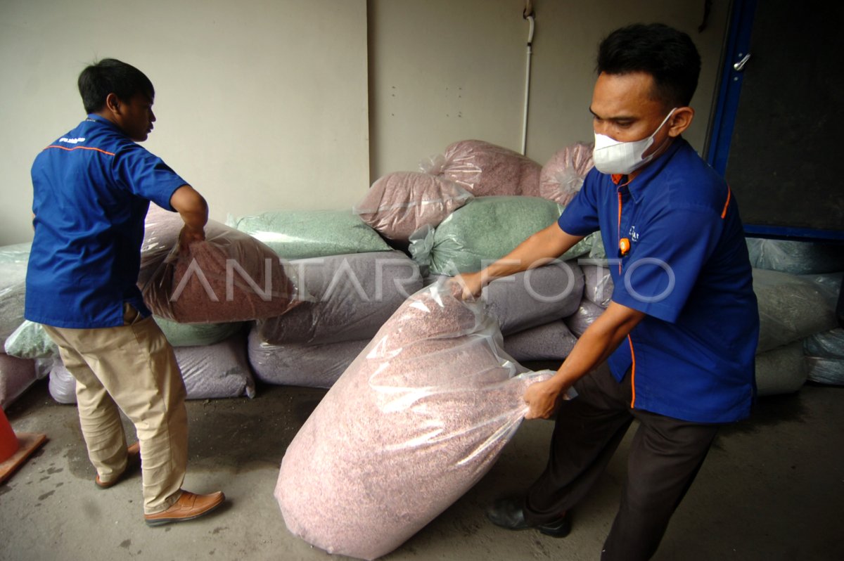 Pemusnahan Uang Rusak Antara Foto