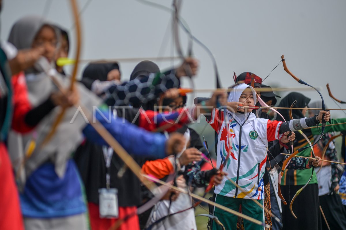 Perlombaan panahan tradisional Fornas 2023 | ANTARA Foto