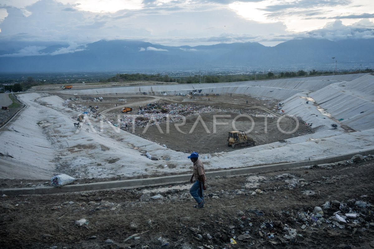 Penerapan sanitary landfill di TPA Kawatuna Palu | ANTARA Foto Penerapan sanitary landfill di TPA Kawatuna Palu | ANTARA Foto