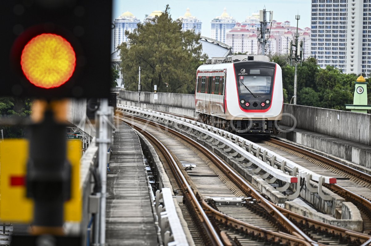 Target jumlah penumpang LRT Jakarta 2024 | ANTARA Foto Target jumlah penumpang LRT Jakarta 2024 | ANTARA Foto