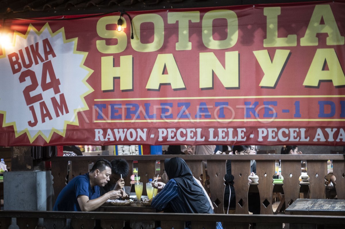 Berbuka puasa di rest area Tol Cipali | ANTARA Foto Berbuka puasa di rest area Tol Cipali | ANTARA Foto