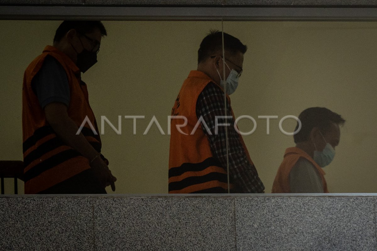 KPK tahan tersangka korupsi pengadaan lahan PTPN | ANTARA Foto KPK tahan tersangka korupsi pengadaan lahan PTPN | ANTARA Foto
