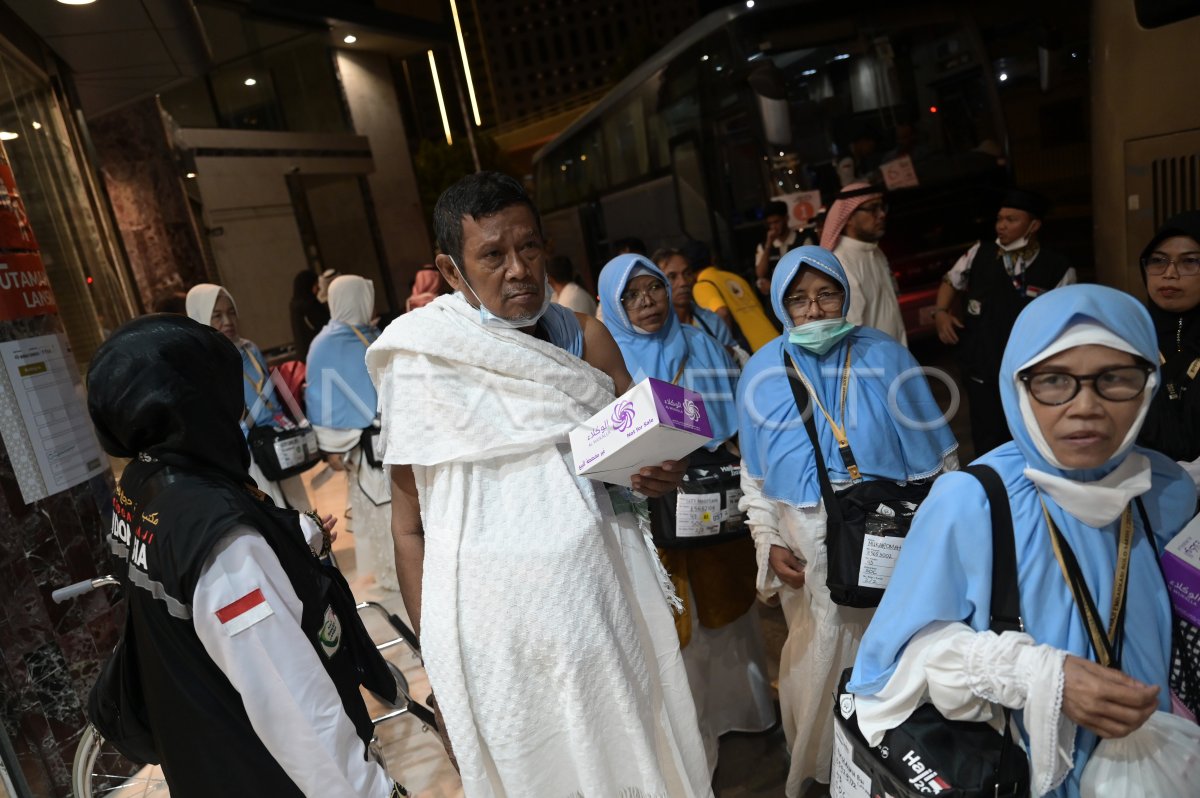 Jamaah calon haji embarkasi Solo SOC 43 tiba di Makkah | ANTARA Foto