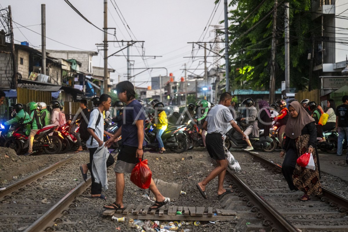 Perlintasan sebidang kereta api di Roxy bakal ditutup | ANTARA Foto