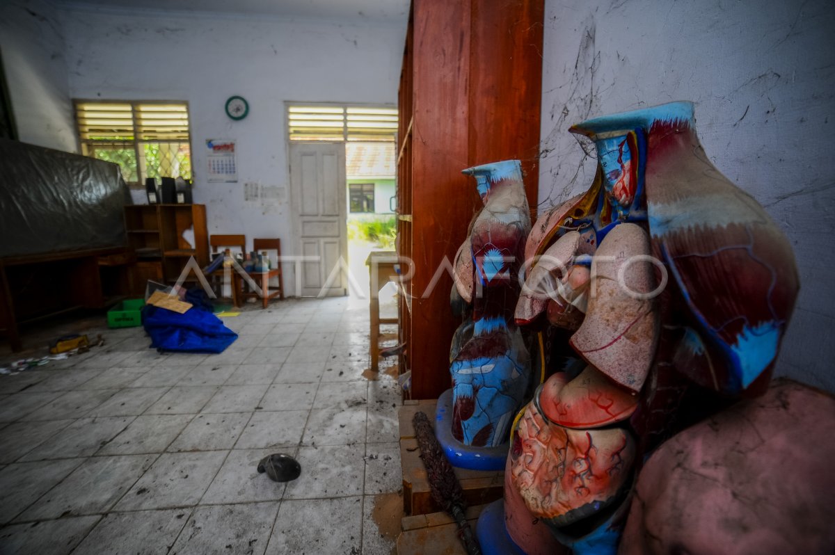 Penutupan sekolah swasta di Kota Serang | ANTARA Foto