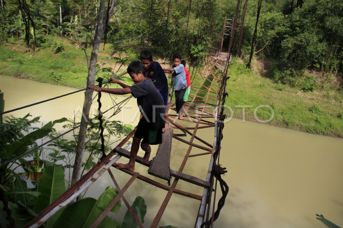 JEMBATAN RUSAK | ANTARA Foto