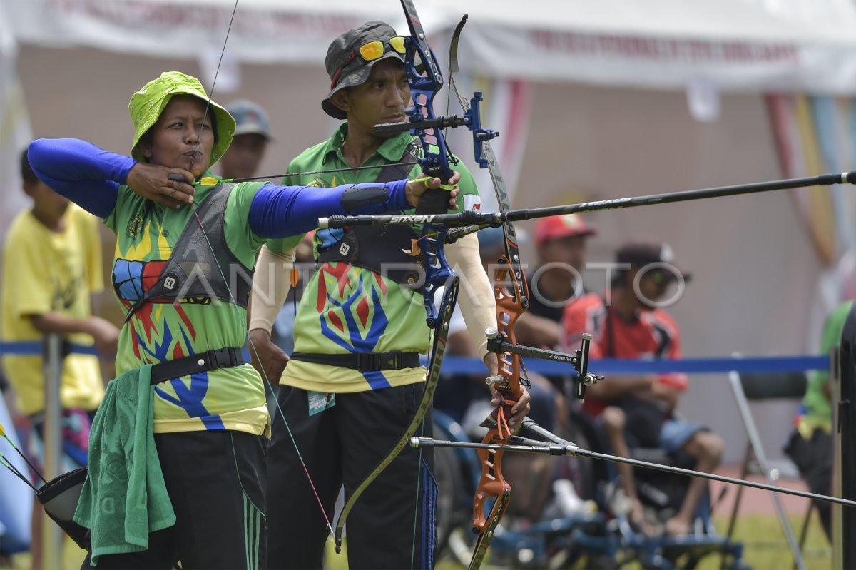 EMAS MIXED TEAM RECURVE PANAHAN | ANTARA Foto
