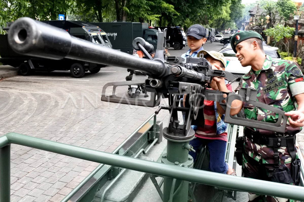 PAMERAN ALUTSISTA TNI | ANTARA Foto