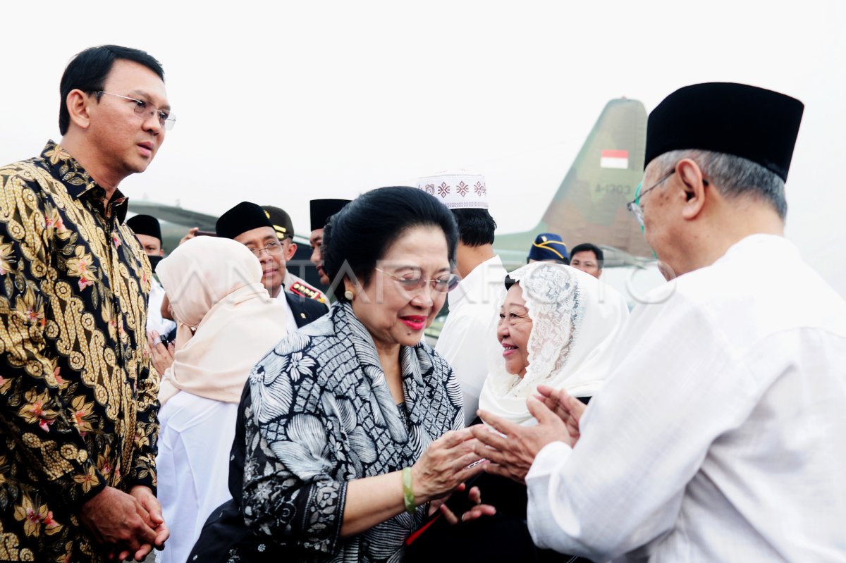 MEGAWATI UCAPKAN BELASUNGKAWA | ANTARA Foto MEGAWATI UCAPKAN BELASUNGKAWA | ANTARA Foto