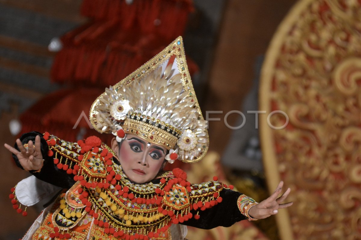 GELAR MAHASENI BUDAYA BALI | ANTARA Foto