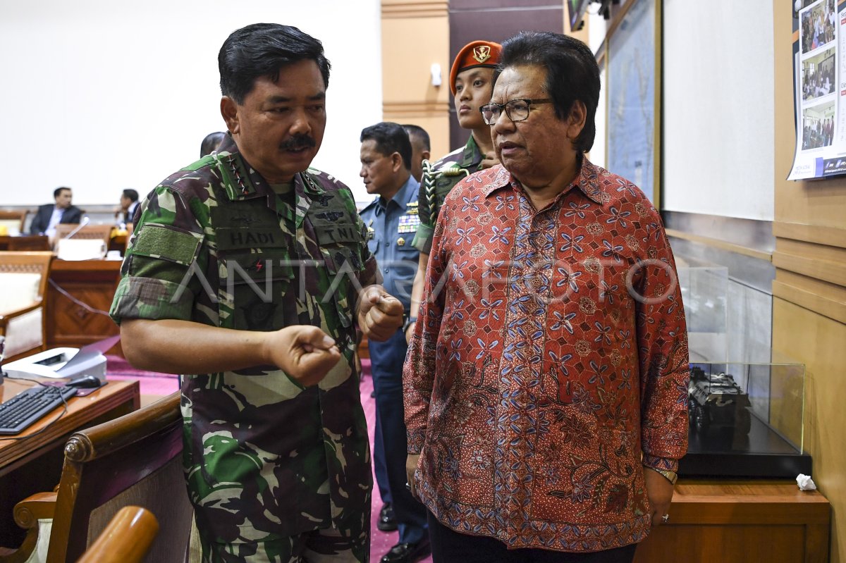 BAHAS ANGGARAN TNI | ANTARA Foto BAHAS ANGGARAN TNI | ANTARA Foto