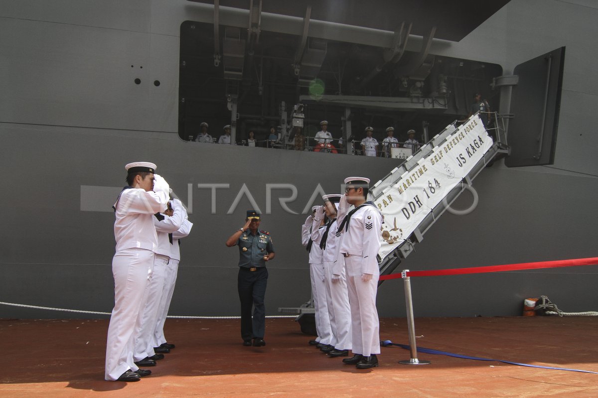 KUNJUNGAN KAPAL PERANG JEPANG | ANTARA Foto KUNJUNGAN KAPAL PERANG JEPANG | ANTARA Foto