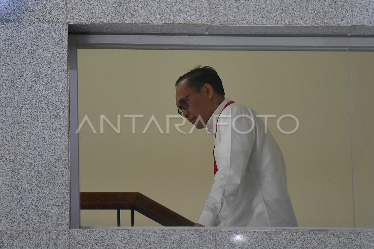PEMERIKSAAN MUHAMMAD ARIF WIBOWO | ANTARA Foto PEMERIKSAAN MUHAMMAD ARIF WIBOWO | ANTARA Foto