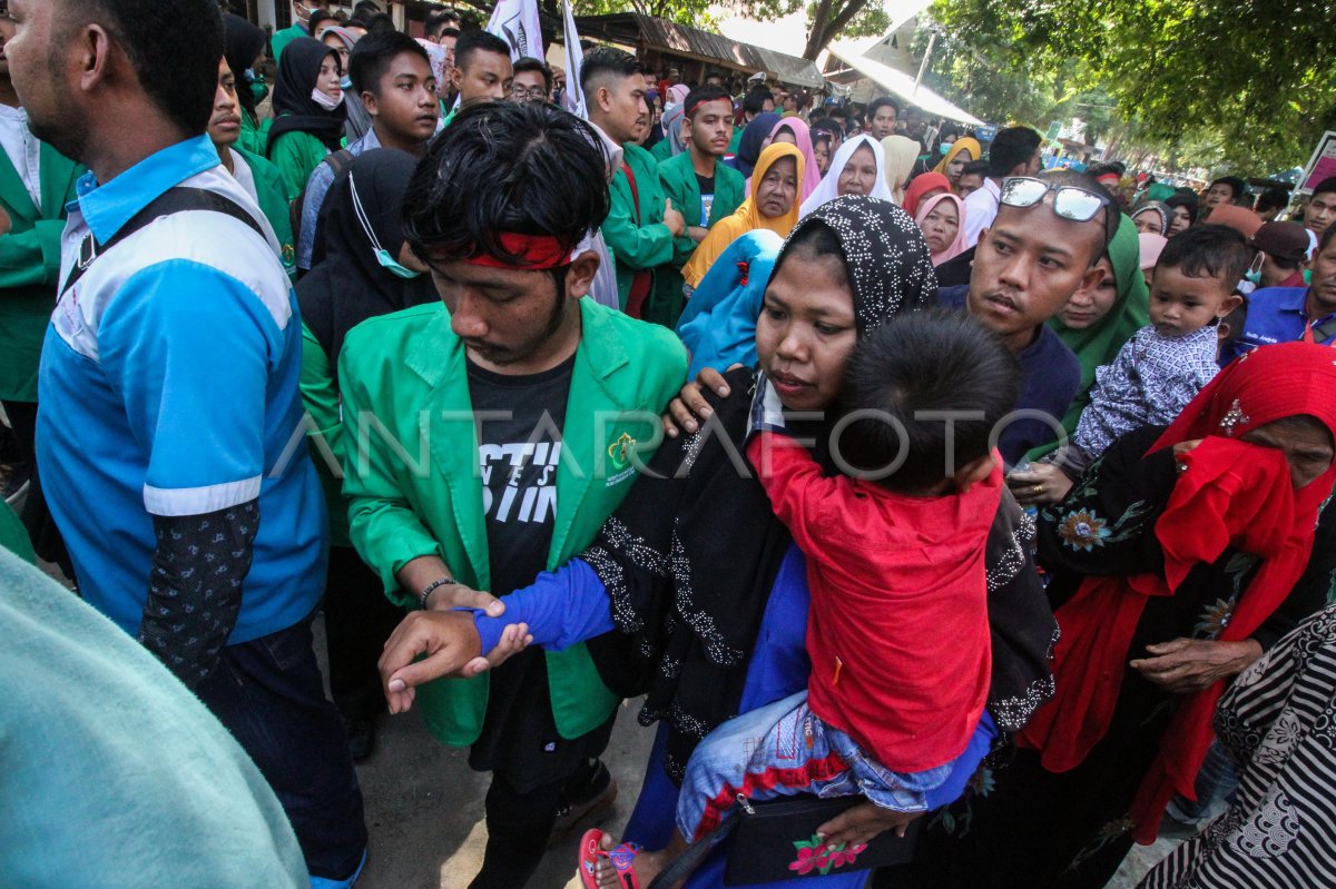 AKSI MAHASISWA JEMPUT KEADILAN UNTUK MURSYIDAH | ANTARA Foto AKSI MAHASISWA JEMPUT KEADILAN UNTUK MURSYIDAH | ANTARA Foto
