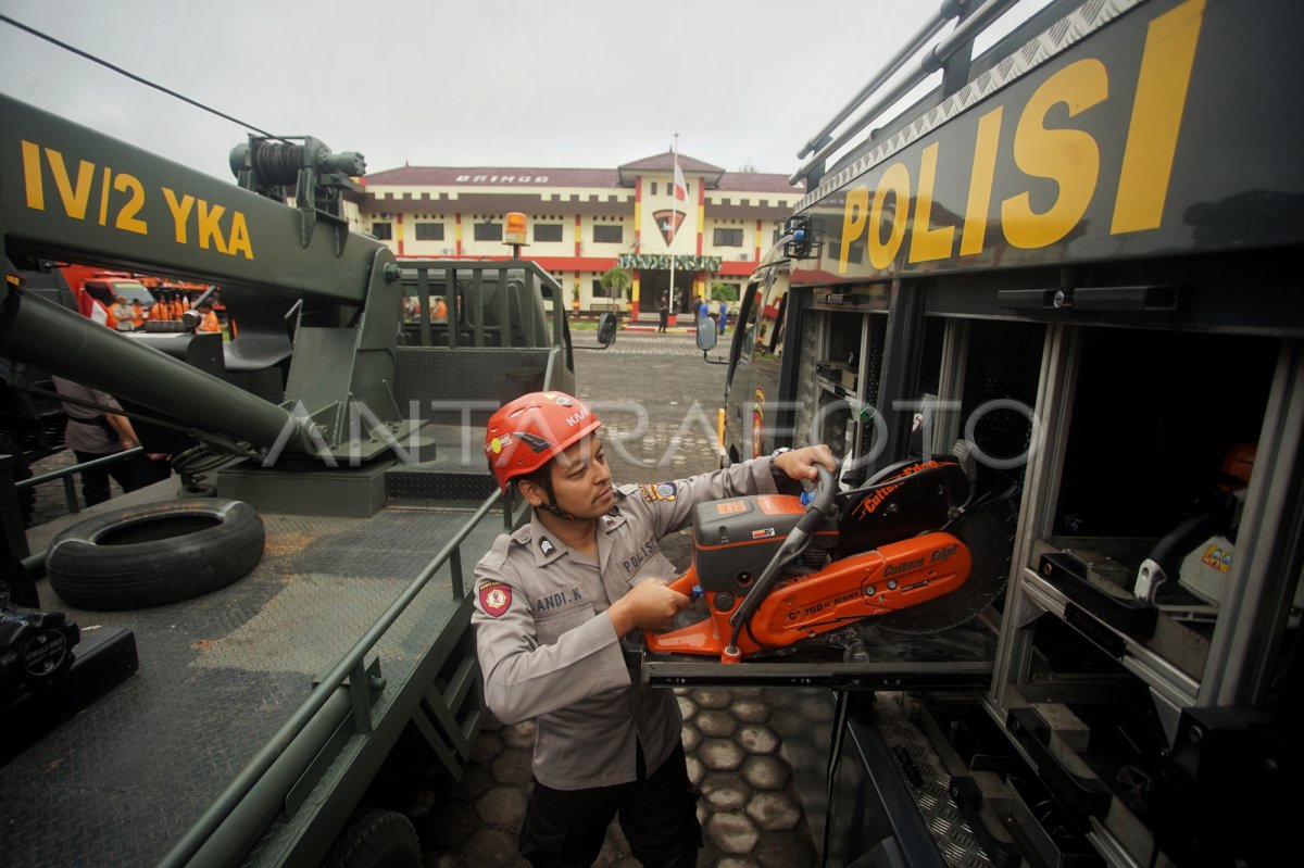 APEL KESIAPSIAGAAN HADAPI BENCANA ALAM | ANTARA Foto APEL KESIAPSIAGAAN HADAPI BENCANA ALAM | ANTARA Foto