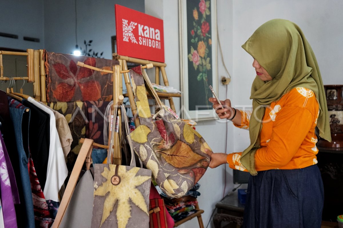 PERMUDAH UMKM GO DIGITAL | ANTARA Foto PERMUDAH UMKM GO DIGITAL | ANTARA Foto