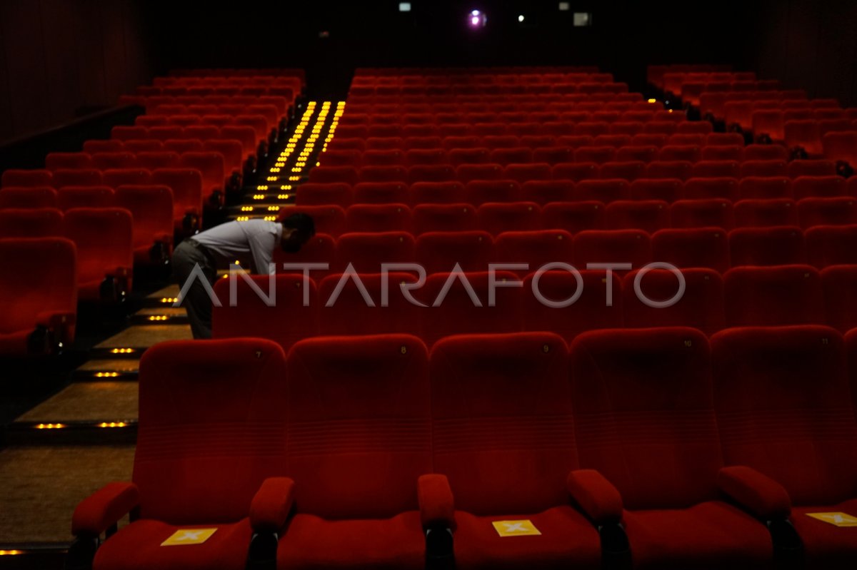 UJI COBA PEMBUKAAN BIOSKOP DI YOGYAKARTA | ANTARA Foto UJI COBA PEMBUKAAN BIOSKOP DI YOGYAKARTA | ANTARA Foto