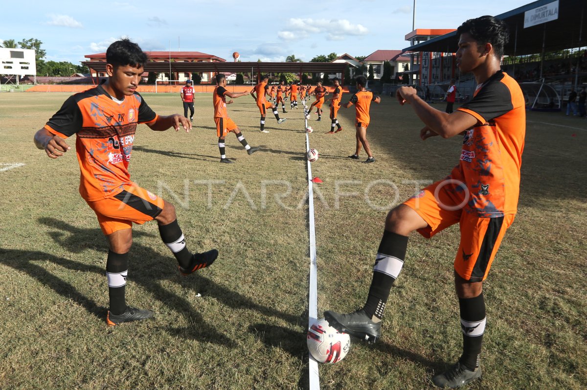 LATIHAN PERDANA PERSIRAJA BANDA ACEH | ANTARA Foto