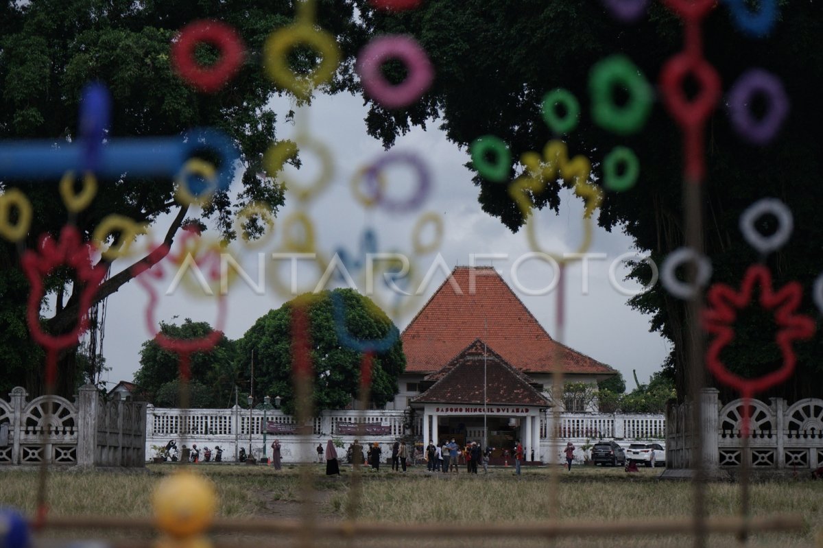 PEMERINTAH PERKUAT PPKM SKALA MIKRO | ANTARA Foto PEMERINTAH PERKUAT PPKM SKALA MIKRO | ANTARA Foto