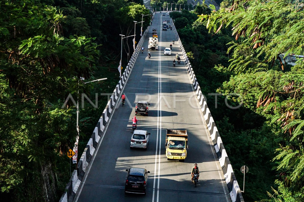 RUAS JALAN ALTERNATIF PON PAPUA | ANTARA Foto