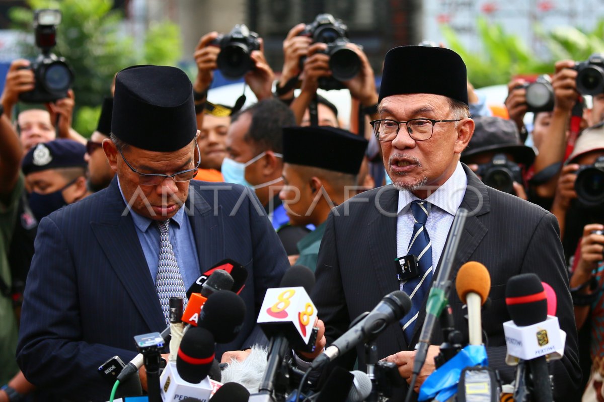 ANWAR IBRAHIM USAI BERTEMU YANG DI-PERTUAN AGONG | ANTARA Foto ANWAR IBRAHIM USAI BERTEMU YANG DI-PERTUAN AGONG | ANTARA Foto